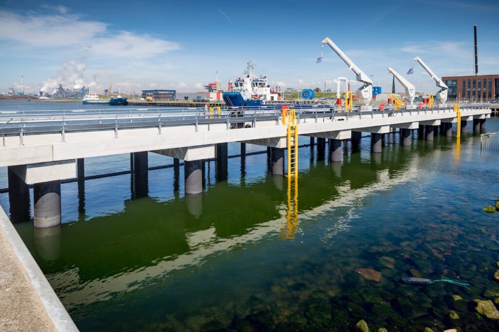 HANDOVER TO VATTENFALL OF JETTY IN IJMUIDEN FOR CONSTRUCTION AND ...
